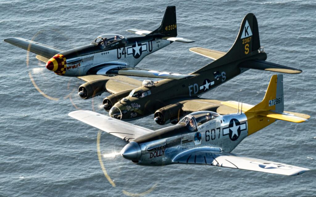 100-year-old WWII veteran soars once again in P-51 Mustang
