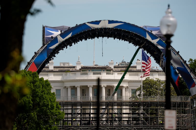 Troops attending White House UFC event must meet physical standards ...