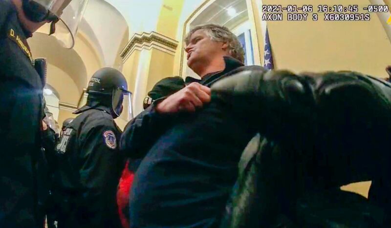 Veteran gets prison for punching police during Capitol riot