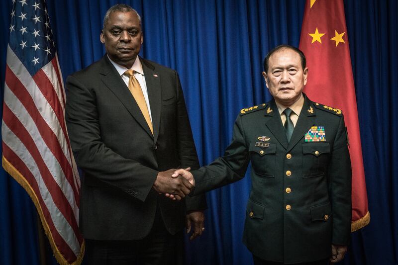 US and Chinese defense chiefs meet in Cambodia