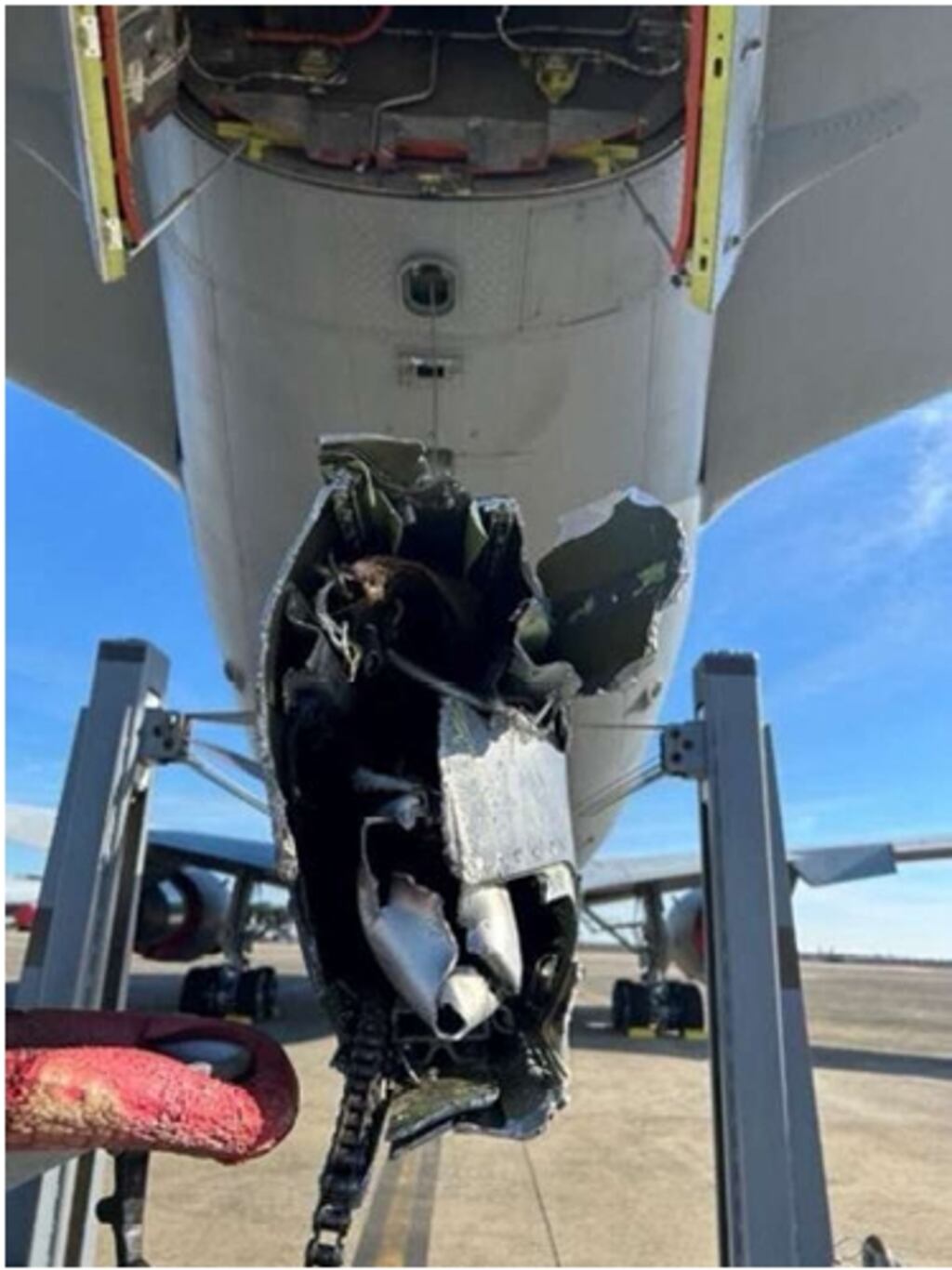 KC-46A boom mishap caused by operator and F-22 pilot errors ...