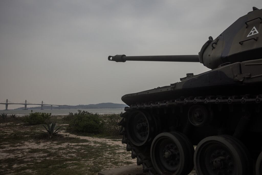 China prepared to ‘smash’ Taiwan independence as US preps arms package