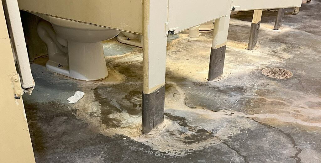 Raw Sewage Broken Ac Bugs Report Reveals Squalor At Border Mission