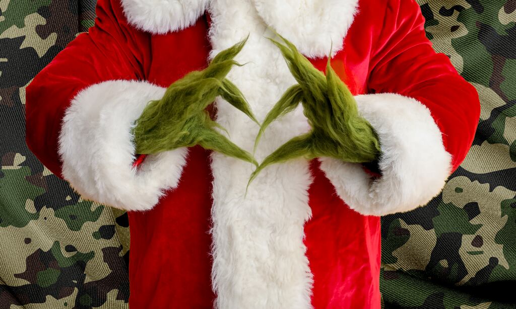 Unmistakable signs the Grinch is actually a veteran