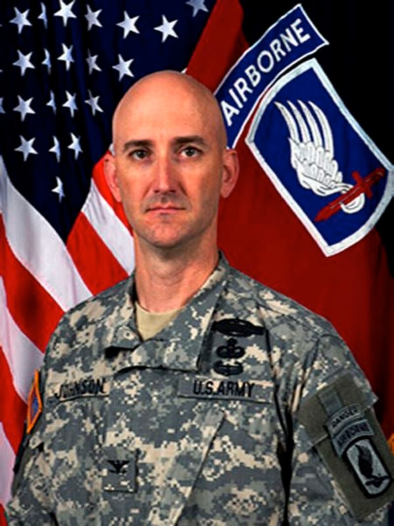 Colonel convicted of bigamy leaves Army as O-5