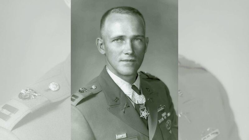First Medal of Honor recipient from Vietnam War dies at 89