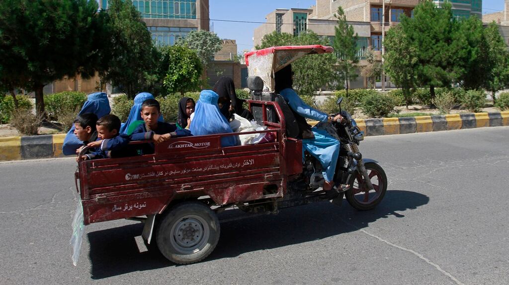 Afghan official: Mortar attack in Kandahar kills 5 people