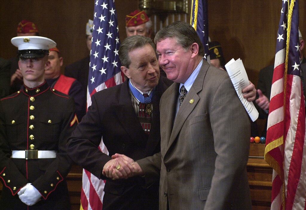 Duke Cunningham, Navy flying ace who later accepted bribes, dies at 83