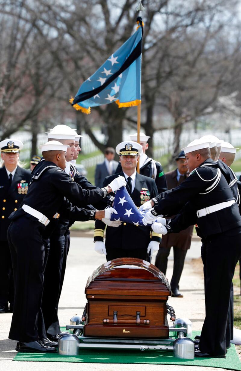 Medal of Honor recipient Thomas Hudner Jr. buried at Arlington