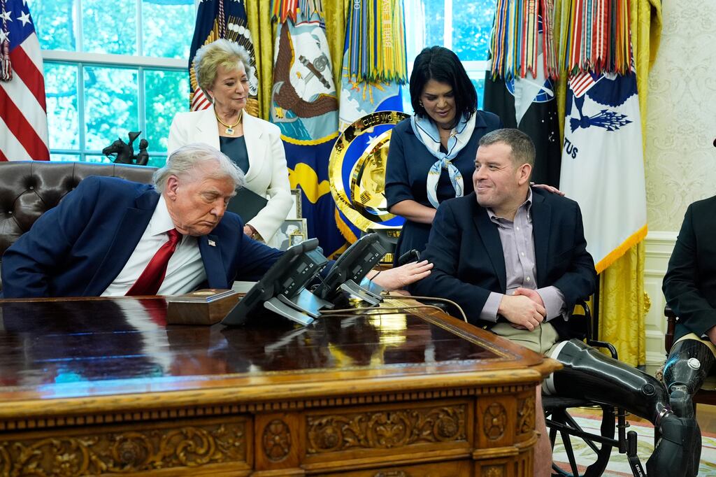 Trijicon VCOG 1-8x28 Selected as USMC Squad Common Optic