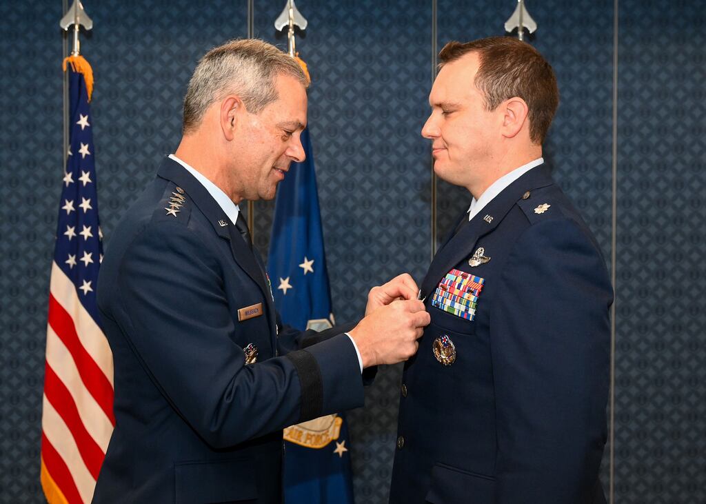‘High-G maneuvers’ amid enemy missiles earn USAF pilot Silver Star