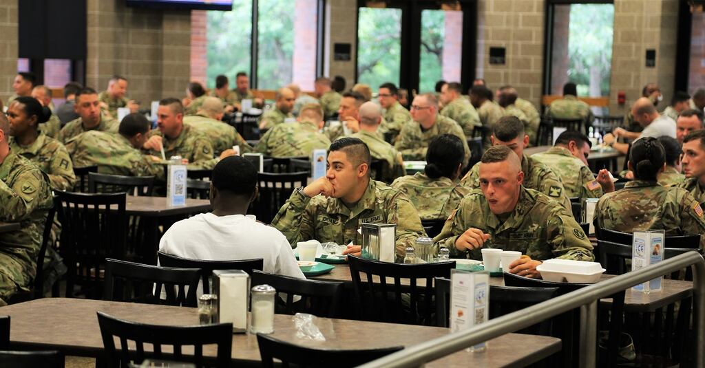 Army kills paper meal cards, introduces automated CAC system and food ...