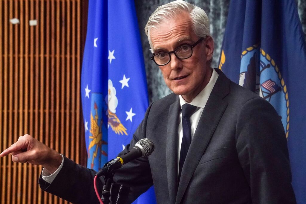 No firings planned after VA executive bonus mistakes, secretary says