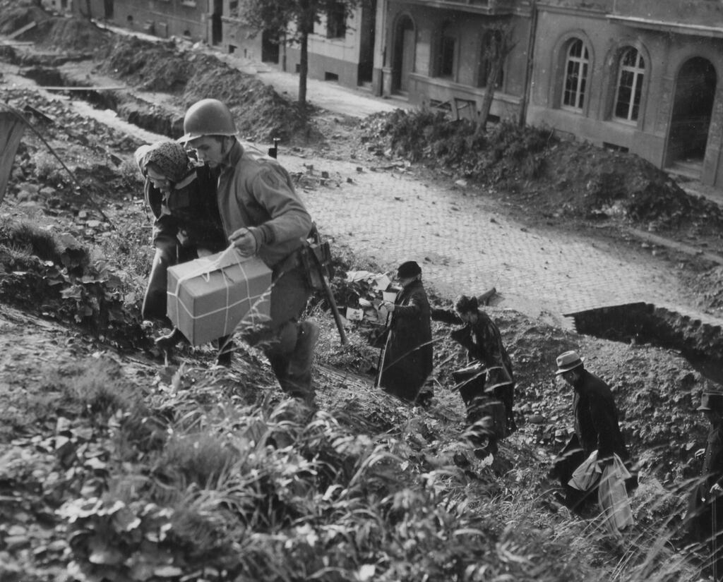 This American Soldier Saved Charlemagne S Cathedral In World War Ii