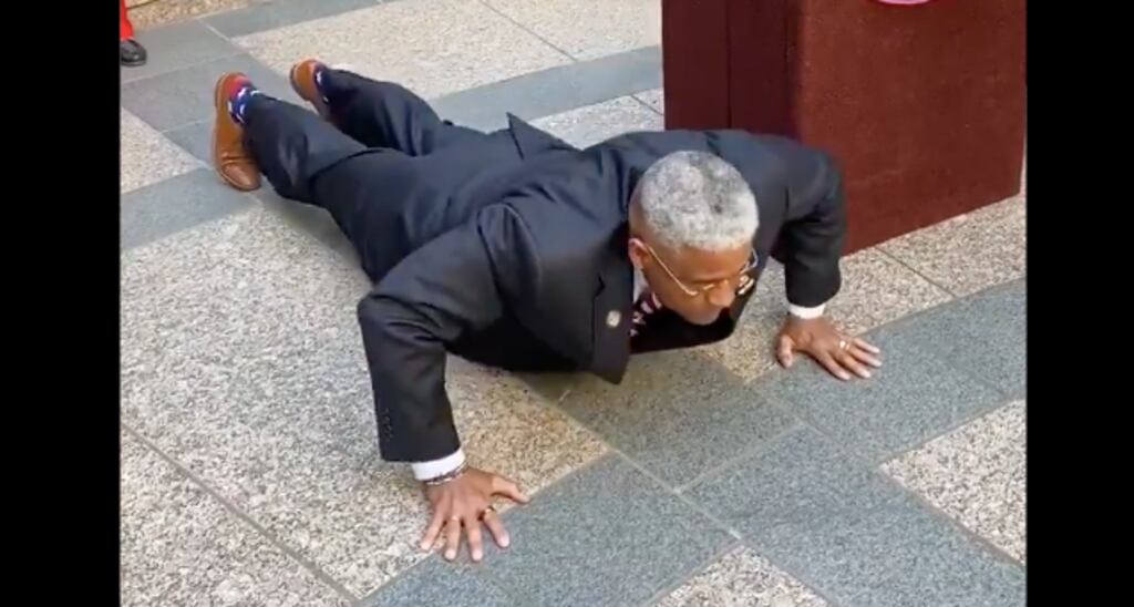 Lt. Col. Allen West challenges reporter to drop and do 30 pushups