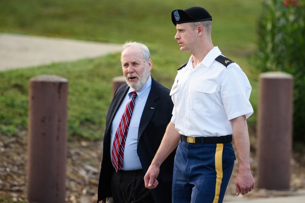 Army general testifies no one swayed him in Bergdahl case